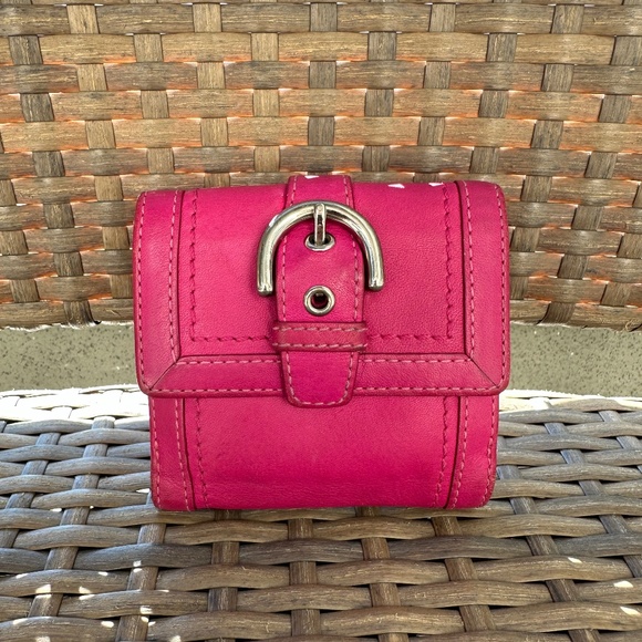 Coach | Bags | Vintage Coach Hot Pink Leather Soho Bifold Compact ...